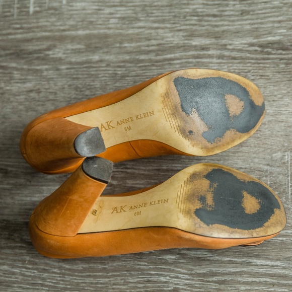 Anne Klein | Shoes | Anne Klein Brown Leather Heels Size 6 | Poshmark